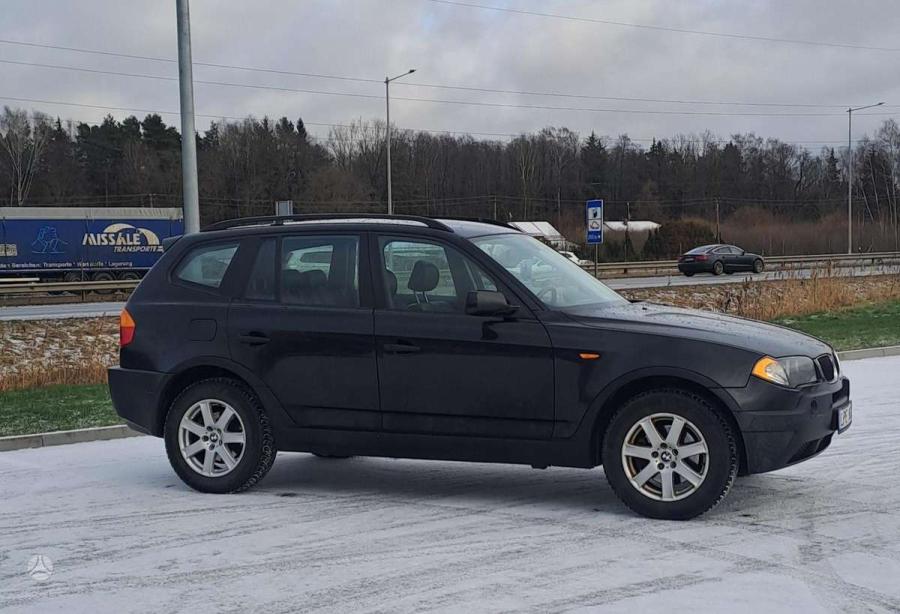Black BMW X3 2006 in Kaunas, with an engine capacity of 2.00 L and mileage of 339 thousand km for 3300 €, photo 3 on AUTOMOTO.COM.LV