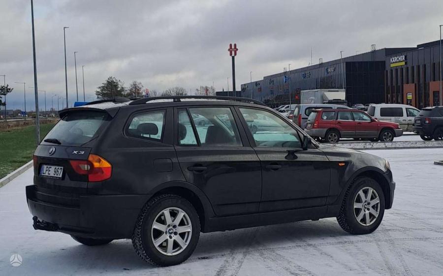 Black BMW X3 2006 in Kaunas, with an engine capacity of 2.00 L and mileage of 339 thousand km for 3300 €, photo 4 on AUTOMOTO.COM.LV