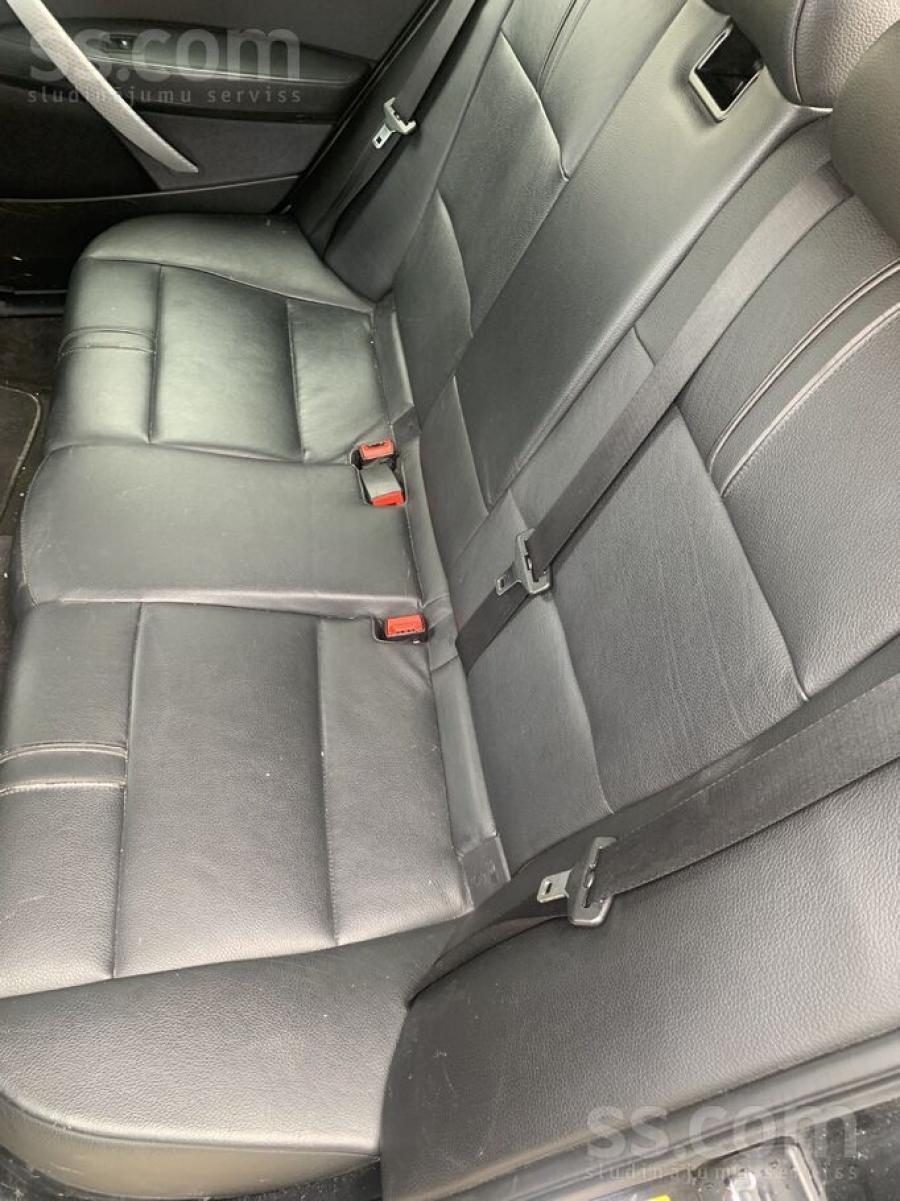 Black BMW X3 2006 in Valmiera, with an engine capacity of 3.00 L and mileage of 332 thousand km for 4200 €, photo 6 on AUTOMOTO.COM.LV