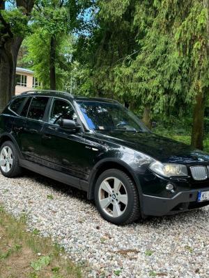 Melns BMW X3 2006 Rīga, ar dzinēja tilpumu 3.00 L un nobraukumu 330 tūkst. km par 4000 €, foto  vietnē AUTOMOTO.COM.LV