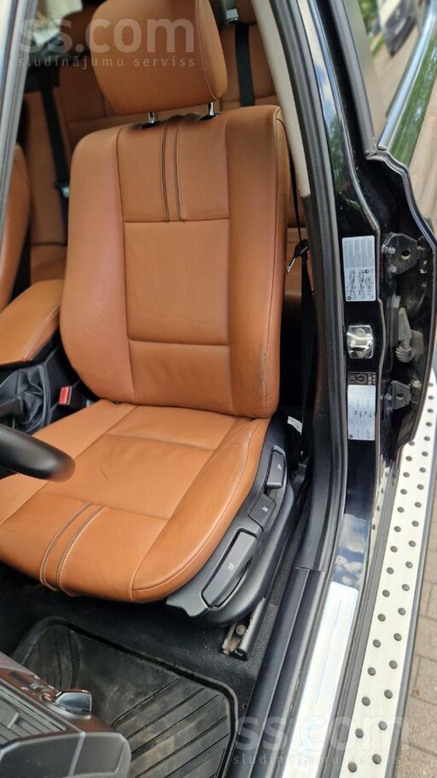 Black BMW X3 2006 in Jelgava, with an engine capacity of 2.00 L and mileage of 279 thousand km for 4700 €, photo 13 on AUTOMOTO.COM.LV
