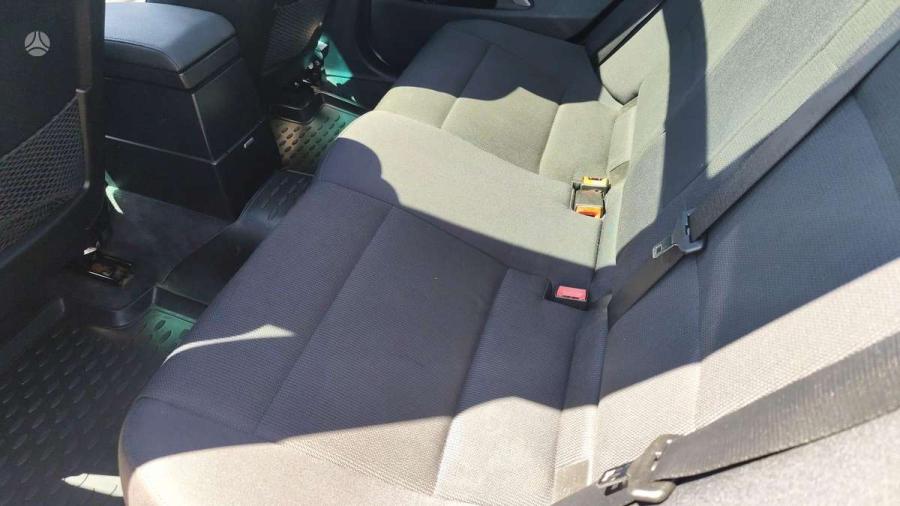 Black BMW X3 2006 in Marijampole, with an engine capacity of 2.00 L and mileage of 271 thousand km for 3700 €, photo 6 on AUTOMOTO.COM.LV