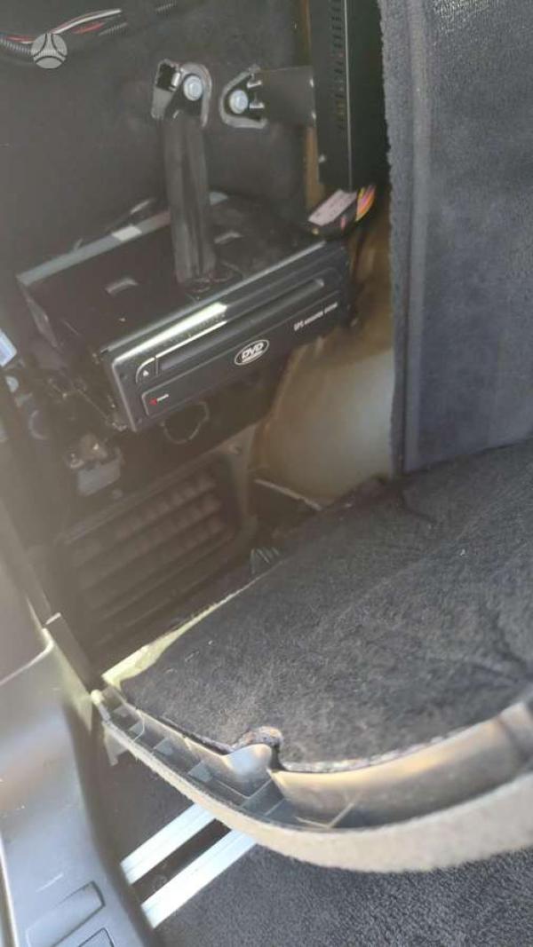 Melns BMW X3 2006 Marijampole, ar dzinēja tilpumu 2.00 L un nobraukumu 271 tūkst. km par 3700 €, foto 7 vietnē AUTOMOTO.COM.LV