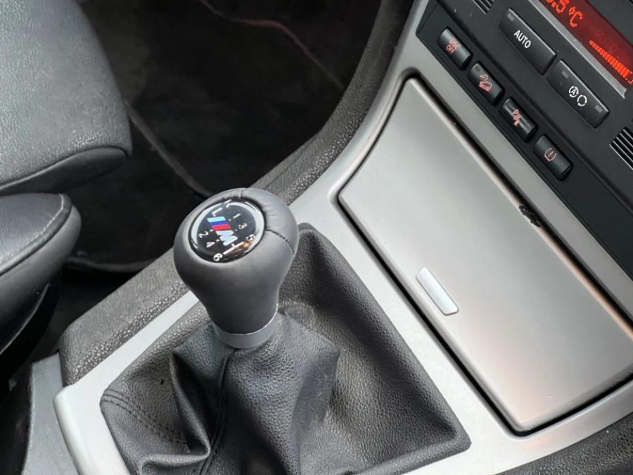 Black BMW X3 2006 in Riga, with an engine capacity of 2.00 L and mileage of 396 thousand km for 4800 €, photo 9 on AUTOMOTO.COM.LV
