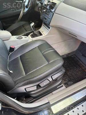 Black BMW X3 2006 in Rezekne, with an engine capacity of 2.00 L and mileage of 293 thousand km for 3800 €, photo 8 on AUTOMOTO.COM.LV