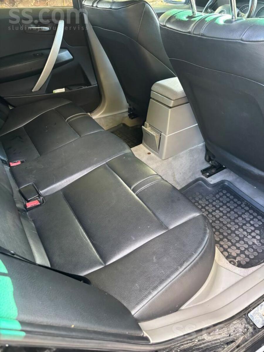 Black BMW X3 2006 in Rezekne, with an engine capacity of 2.00 L and mileage of 293 thousand km for 3800 €, photo 9 on AUTOMOTO.COM.LV