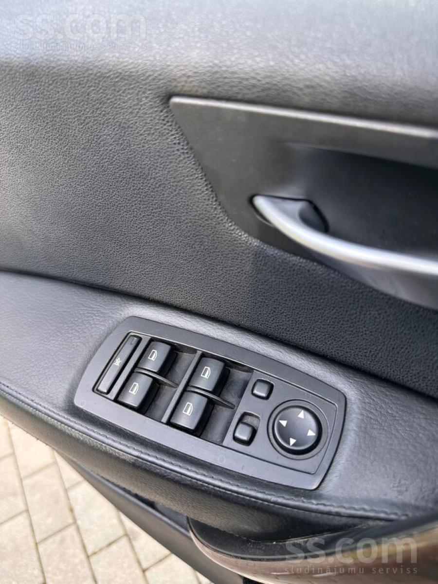 Black BMW X3 2006 in Balvi, with an engine capacity of 3.00 L and mileage of 300 thousand km for 4499 €, photo 17 on AUTOMOTO.COM.LV
