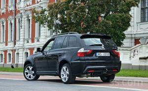 Black BMW X3 2006 in Jelgava, with an engine capacity of 3.00 L and mileage of 426 thousand km for 4490 €, photo 6 on AUTOMOTO.COM.LV