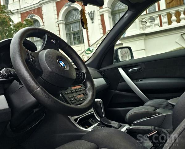 BMW X3 2006 in Jelgava on AUTOMOTO.COM.LV Black BMW X3 2006 in Jelgava, with an engine capacity of 3.00 L and mileage of 426 thousand km for 4490 €, photo 9 on AUTOMOTO.COM.LV