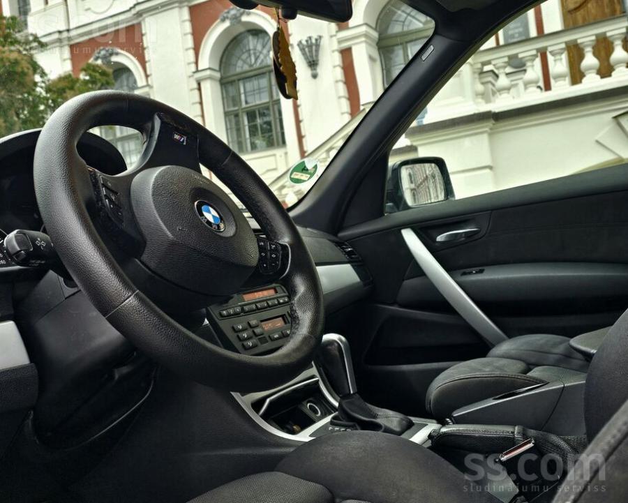 Black BMW X3 2006 in Jelgava, with an engine capacity of 3.00 L and mileage of 426 thousand km for 4490 €, photo 9 on AUTOMOTO.COM.LV