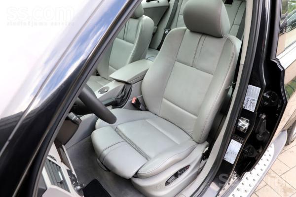 Black BMW X3 2006 in Tukums, with an engine capacity of 3.00 L and mileage of 273 thousand km for 5000 €, photo 9 on AUTOMOTO.COM.LV