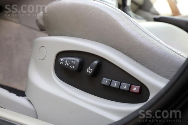 Black BMW X3 2006 in Tukums, with an engine capacity of 3.00 L and mileage of 273 thousand km for 5000 €, photo 11 on AUTOMOTO.COM.LV