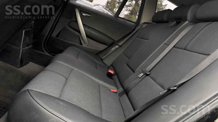 Black BMW X3 2006 in Riga, with an engine capacity of 2.00 L and mileage of 309 thousand km for 2650 €, photo 9 on AUTOMOTO.COM.LV