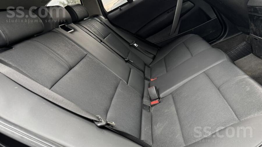 Black BMW X3 2006 in Riga, with an engine capacity of 2.00 L and mileage of 309 thousand km for 2650 €, photo 10 on AUTOMOTO.COM.LV