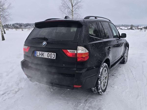 Melns BMW X3 2007 Viļņa, ar dzinēja tilpumu 2.99 L un nobraukumu 300 tūkst. km par 4999 €, foto 5 vietnē AUTOMOTO.COM.LV