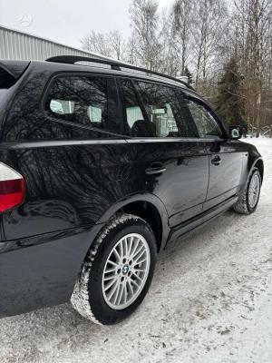 Black BMW X3 2007 in Panevezys, with an engine capacity of 2.99 L and mileage of 273 thousand km for 5399 €, photo 5 on AUTOMOTO.COM.LV
