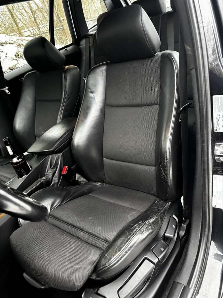 Black BMW X3 2007 in Panevezys, with an engine capacity of 2.99 L and mileage of 273 thousand km for 5399 €, photo 15 on AUTOMOTO.COM.LV