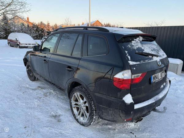 Black BMW X3 2007 in Marijampole, with an engine capacity of 2.99 L and mileage of 374 thousand km for 2550 €, photo 4 on AUTOMOTO.COM.LV