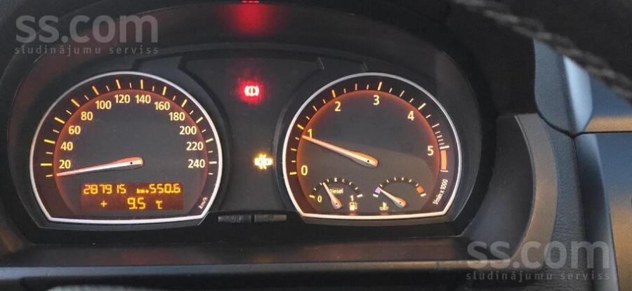 Black BMW X3 2007 in Ogre, with an engine capacity of 2.00 L and mileage of 288 thousand km for 5000 €, photo 6 on AUTOMOTO.COM.LV