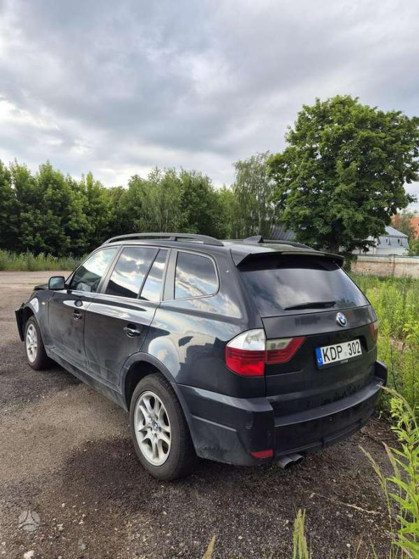 Melns BMW X3 2007 Kauņa, ar dzinēja tilpumu 2.99 L un nobraukumu 322 tūkst. km par 1200 €, foto 3 vietnē AUTOMOTO.COM.LV