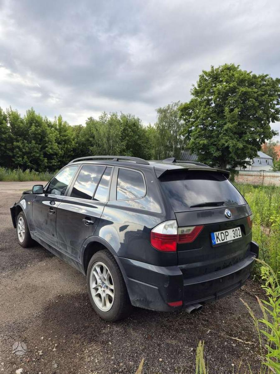 Black BMW X3 2007 in Kaunas, with an engine capacity of 2.99 L and mileage of 322 thousand km for 1200 €, photo 4 on AUTOMOTO.COM.LV