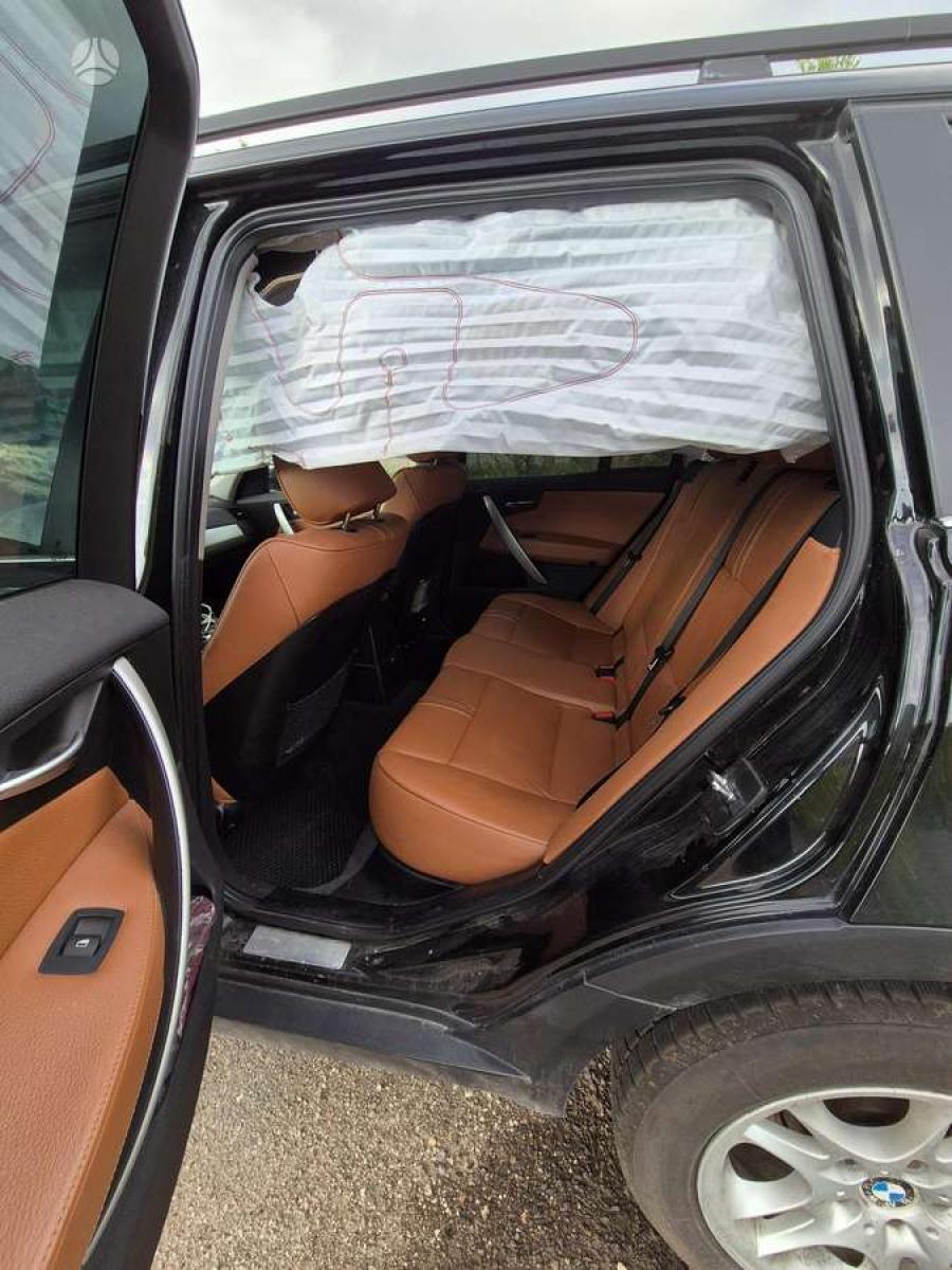 Black BMW X3 2007 in Kaunas, with an engine capacity of 2.99 L and mileage of 322 thousand km for 1200 €, photo 7 on AUTOMOTO.COM.LV