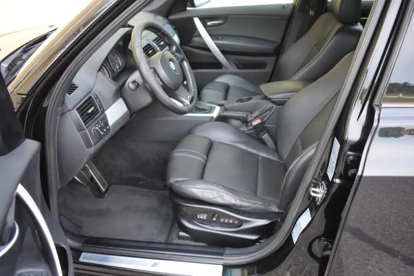 Black BMW X3 2007 in Talsi, with an engine capacity of 3.00 L and mileage of 307 thousand km for 6400 €, photo 6 on AUTOMOTO.COM.LV
