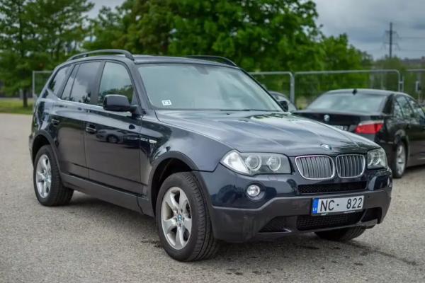 Black BMW X3 2007 in Liepaja, with an engine capacity of 3.00 L and mileage of 271 thousand km for 7750 €, photo 5 on AUTOMOTO.COM.LV