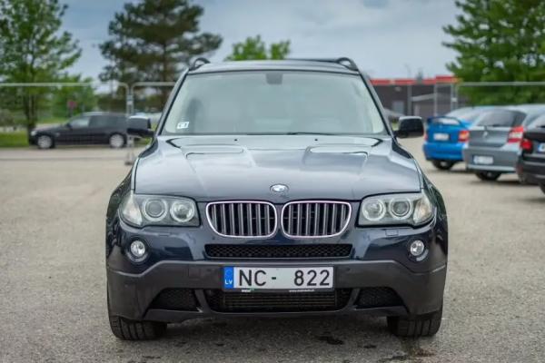 Black BMW X3 2007 in Liepaja, with an engine capacity of 3.00 L and mileage of 271 thousand km for 7750 €, photo 6 on AUTOMOTO.COM.LV