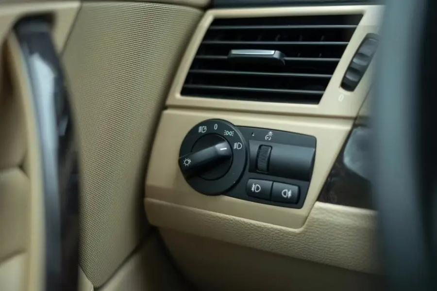 Melns BMW X3 2007 Liepāja, ar dzinēja tilpumu 3.00 L un nobraukumu 271 tūkst. km par 7750 €, foto 27 vietnē AUTOMOTO.COM.LV