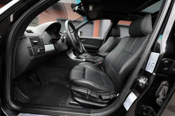 Black BMW X3 2007 in Jelgava, with an engine capacity of 3.00 L and mileage of 261 thousand km for 5500 €, photo 7 on AUTOMOTO.COM.LV