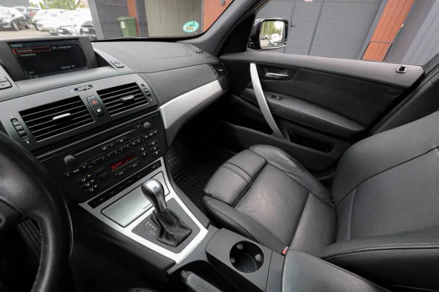 Melns BMW X3 2007 Jelgava, ar dzinēja tilpumu 3.00 L un nobraukumu 261 tūkst. km par 5500 €, foto 19 vietnē AUTOMOTO.COM.LV