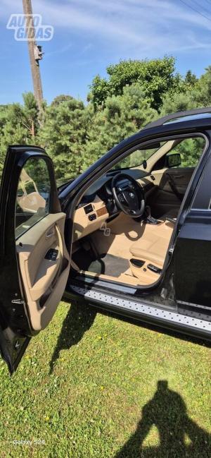 Black BMW X3 2007 in Mazeikiai, with an engine capacity of 3.00 L and mileage of 389 thousand km for 5300 €, photo 8 on AUTOMOTO.COM.LV