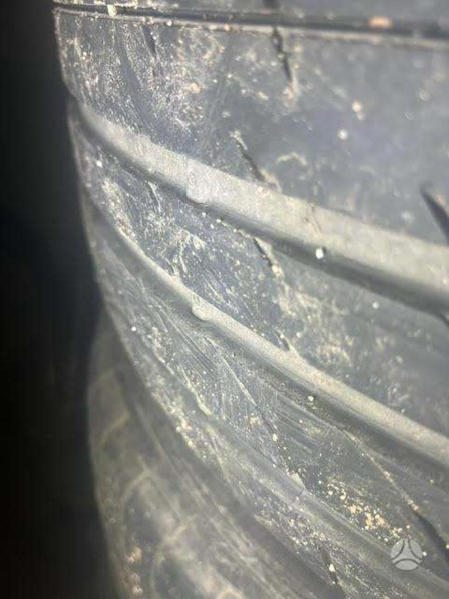 Black BMW X3 2007 in Vilnius, with an engine capacity of 2.00 L and mileage of 344 thousand km for 3800 €, photo 9 on AUTOMOTO.COM.LV