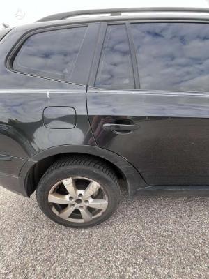 Black BMW X3 2007 in Vilnius, with an engine capacity of 2.00 L and mileage of 344 thousand km for 3800 €, photo 12 on AUTOMOTO.COM.LV