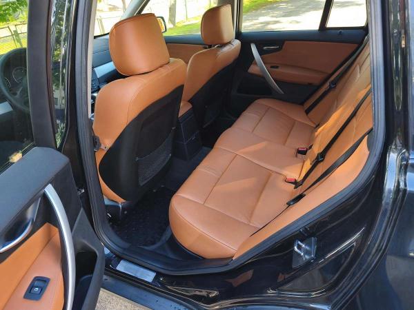 Black BMW X3 2007 in Kelme, with an engine capacity of 2.99 L and mileage of 258 thousand km for 5200 €, photo 4 on AUTOMOTO.COM.LV