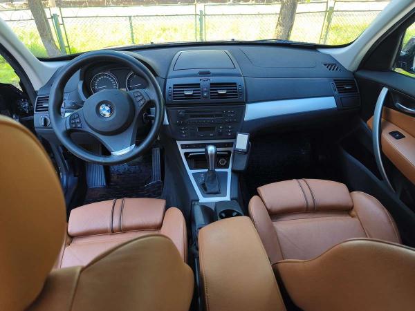 Black BMW X3 2007 in Kelme, with an engine capacity of 2.99 L and mileage of 258 thousand km for 5200 €, photo 5 on AUTOMOTO.COM.LV