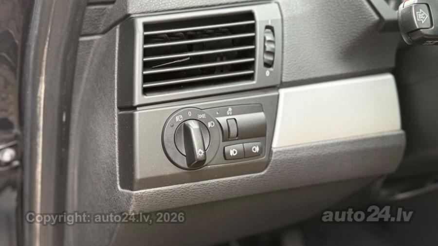 Black BMW X3 2007 in Tallinn, with an engine capacity of 3.00 L and mileage of 298 thousand km for 4999 €, photo 20 on AUTOMOTO.COM.LV