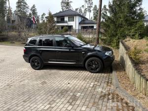 Melns BMW X3 2008 Rīga, ar dzinēja tilpumu 2.00 L un nobraukumu 248 tūkst. km par 6400 €, foto  vietnē AUTOMOTO.COM.LV