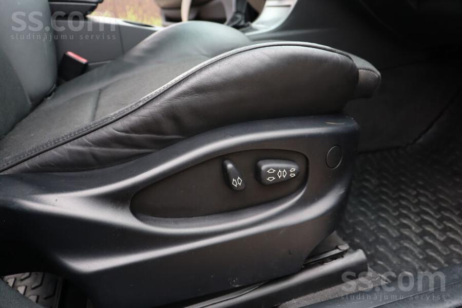 Black BMW X3 2008 in Riga, with an engine capacity of 3.00 L and mileage of 384 thousand km for 6490 €, photo 25 on AUTOMOTO.COM.LV