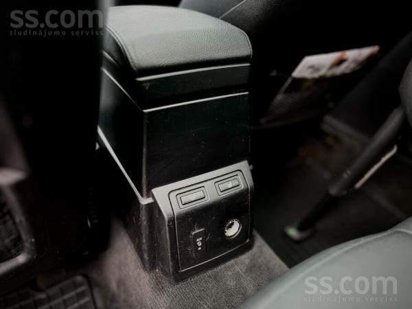 Black BMW X3 2008 in Madona, with an engine capacity of 3.00 L and mileage of 292 thousand km for 6600 €, photo 10 on AUTOMOTO.COM.LV