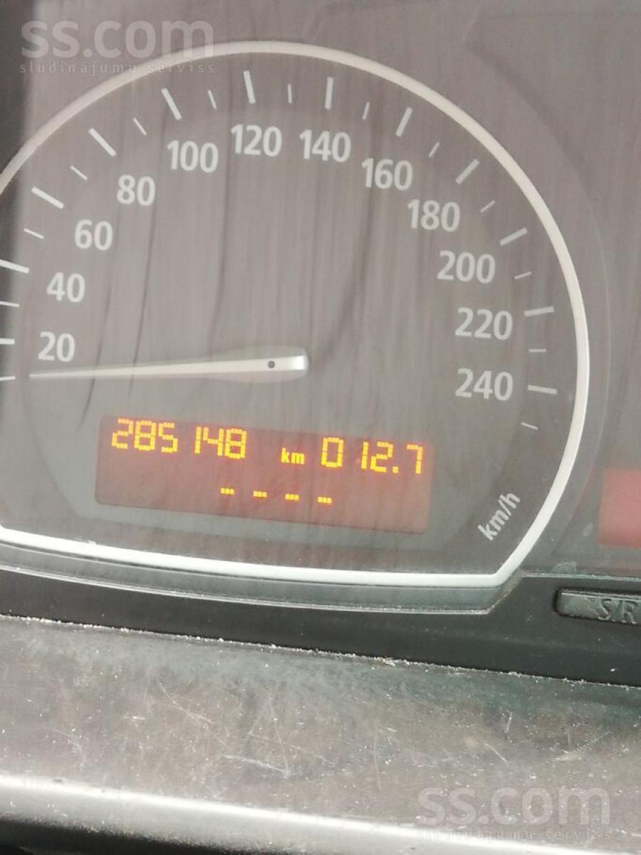 Black BMW X3 2008 in Riga, with an engine capacity of 2.00 L and mileage of 285 thousand km for 4300 €, photo 9 on AUTOMOTO.COM.LV