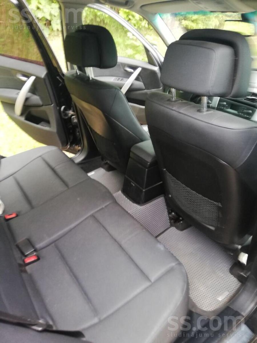 Black BMW X3 2008 in Riga, with an engine capacity of 2.00 L and mileage of 285 thousand km for 4300 €, photo 11 on AUTOMOTO.COM.LV