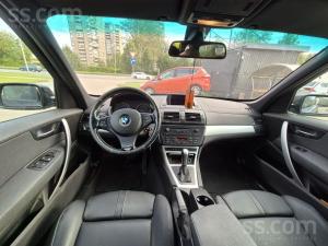 Black BMW X3 2008 in Riga, with an engine capacity of 2.00 L and mileage of 403 thousand km for 3590 €, photo 12 on AUTOMOTO.COM.LV