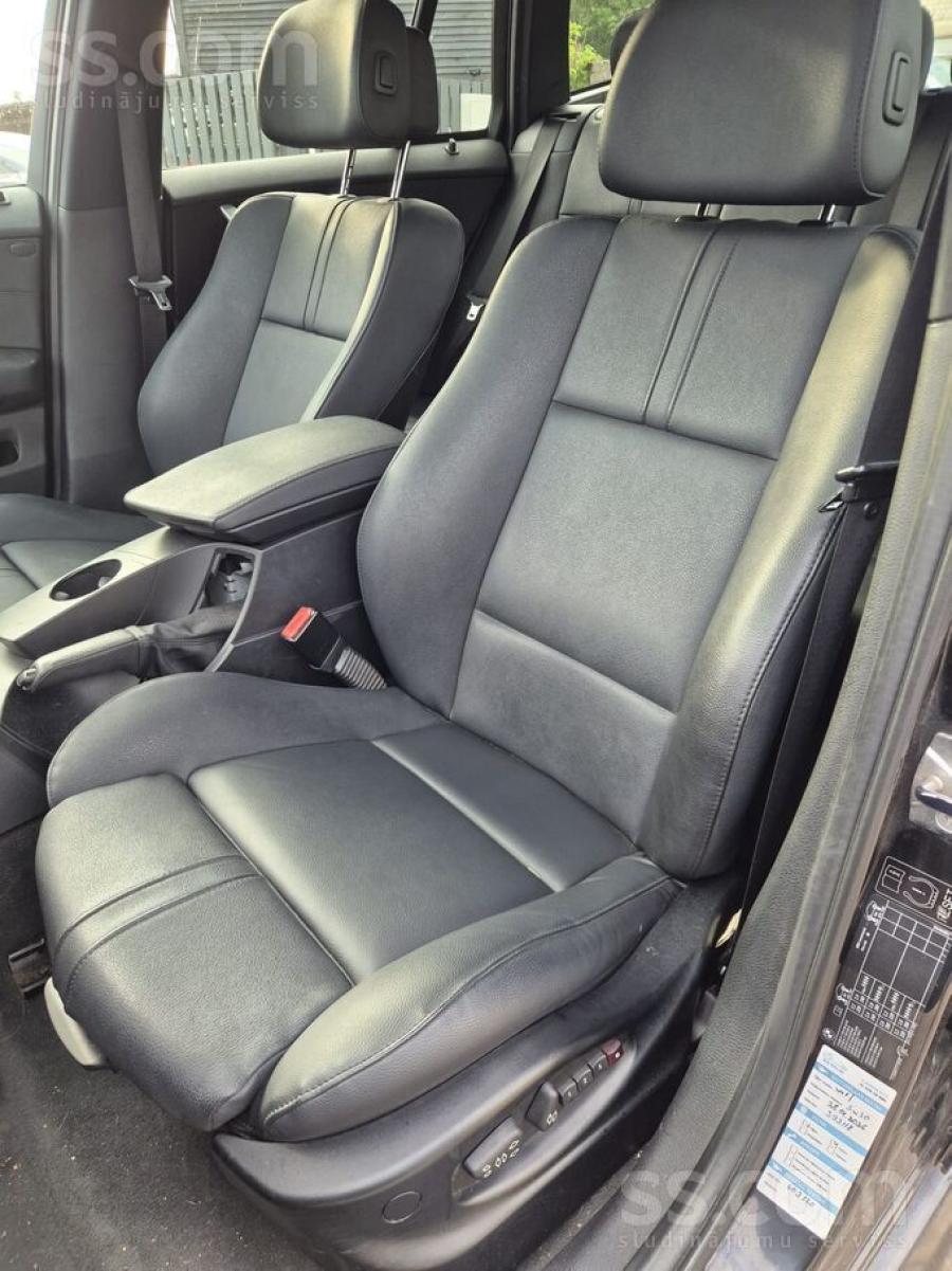 Black BMW X3 2008 in Riga, with an engine capacity of 2.00 L and mileage of 403 thousand km for 3590 €, photo 14 on AUTOMOTO.COM.LV
