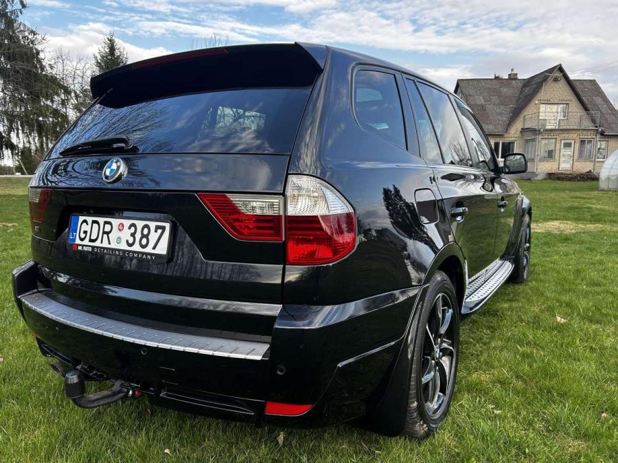 Black BMW X3 2008 in Alytus, with an engine capacity of 2.00 L and mileage of 300 thousand km for 6150 €, photo 6 on AUTOMOTO.COM.LV