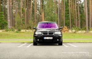 Black BMW X3 2008 in Riga, with an engine capacity of 2.00 L and mileage of 403 thousand km for 3590 €, photo 4 on AUTOMOTO.COM.LV