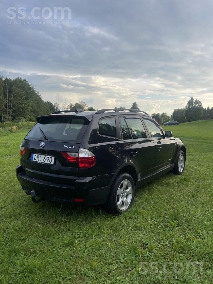 Black BMW X3 2009 in Riga, with an engine capacity of 2.00 L and mileage of 242 thousand km for 4400 €, photo 3 on AUTOMOTO.COM.LV