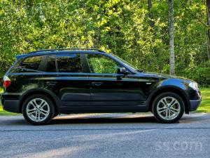 Black BMW X3 2009 in Riga, with an engine capacity of 2.00 L and mileage of 307 thousand km for 5999 €, photo 3 on AUTOMOTO.COM.LV