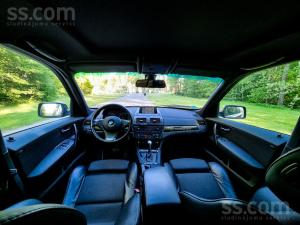 Black BMW X3 2009 in Riga, with an engine capacity of 2.00 L and mileage of 307 thousand km for 5999 €, photo 6 on AUTOMOTO.COM.LV